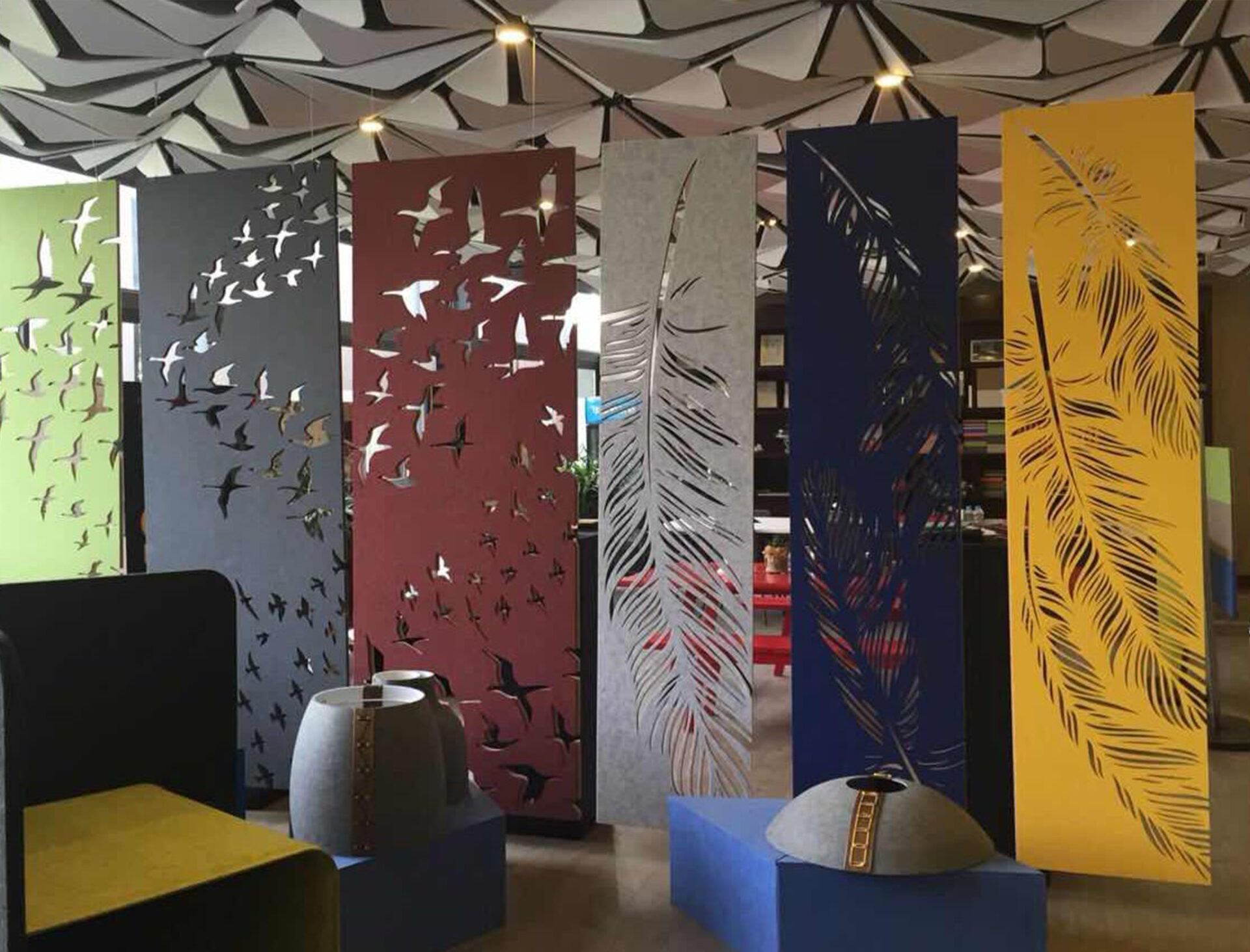 HANGING SCREEN – AM Furnishing