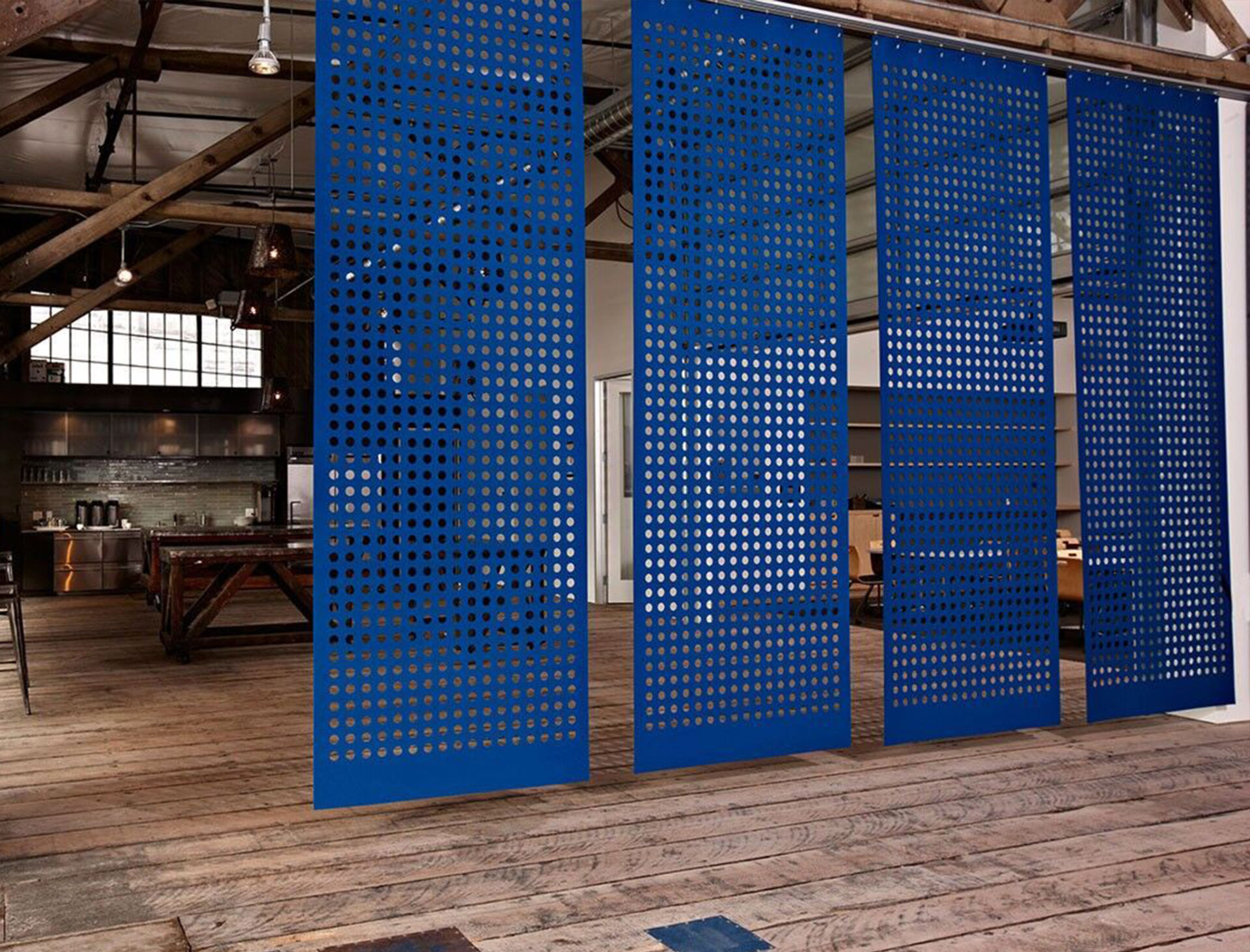 HANGING SCREEN – AM Furnishing